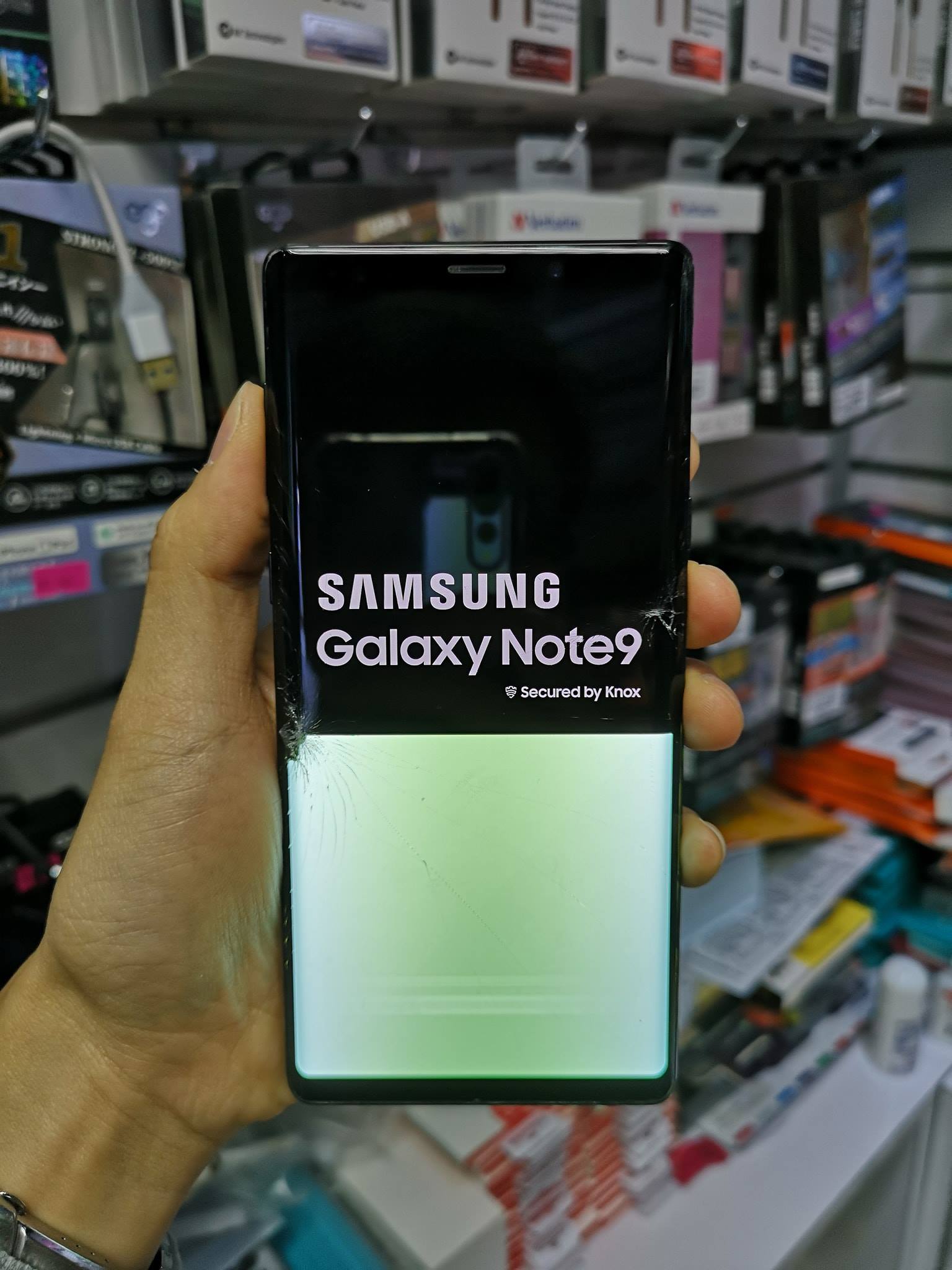 三星NOTE 9 爆液晶 爆mon更換屏幕 – 專業刷機救磚解鎖